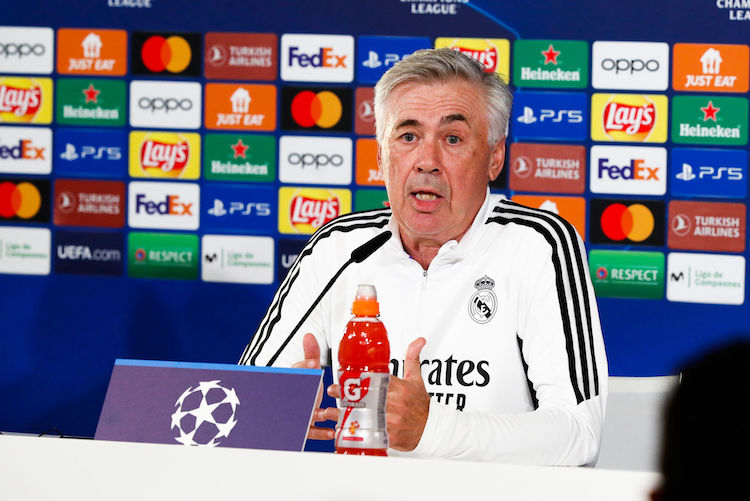Ancelotti vole au secours d'une ancienne star du Real, "Il doit forcément aller au monde"