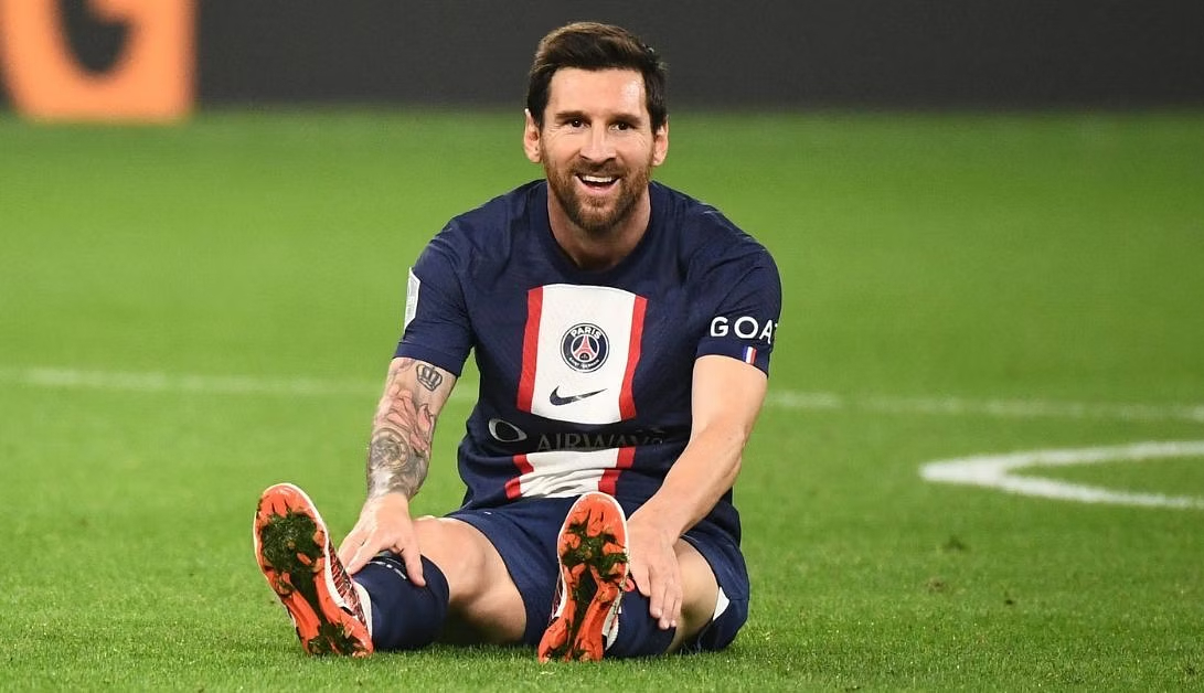 "C'est une très mauvaise idée" : L'ancien attaquant du PSG explique pourquoi Messi ne devrait ...
